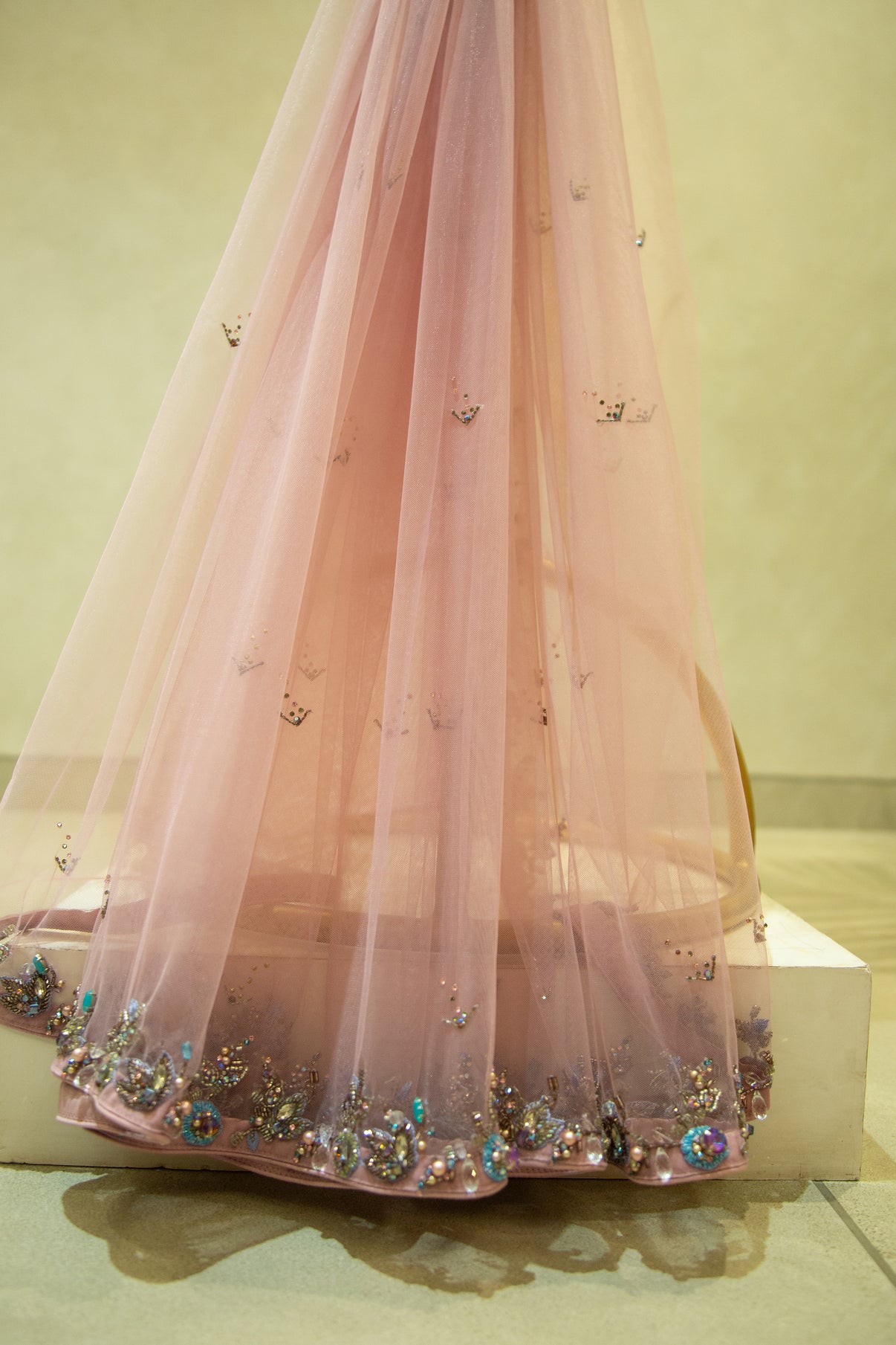 Pink Net Fabric Hand Embroidered Saree – Paris De Boutique