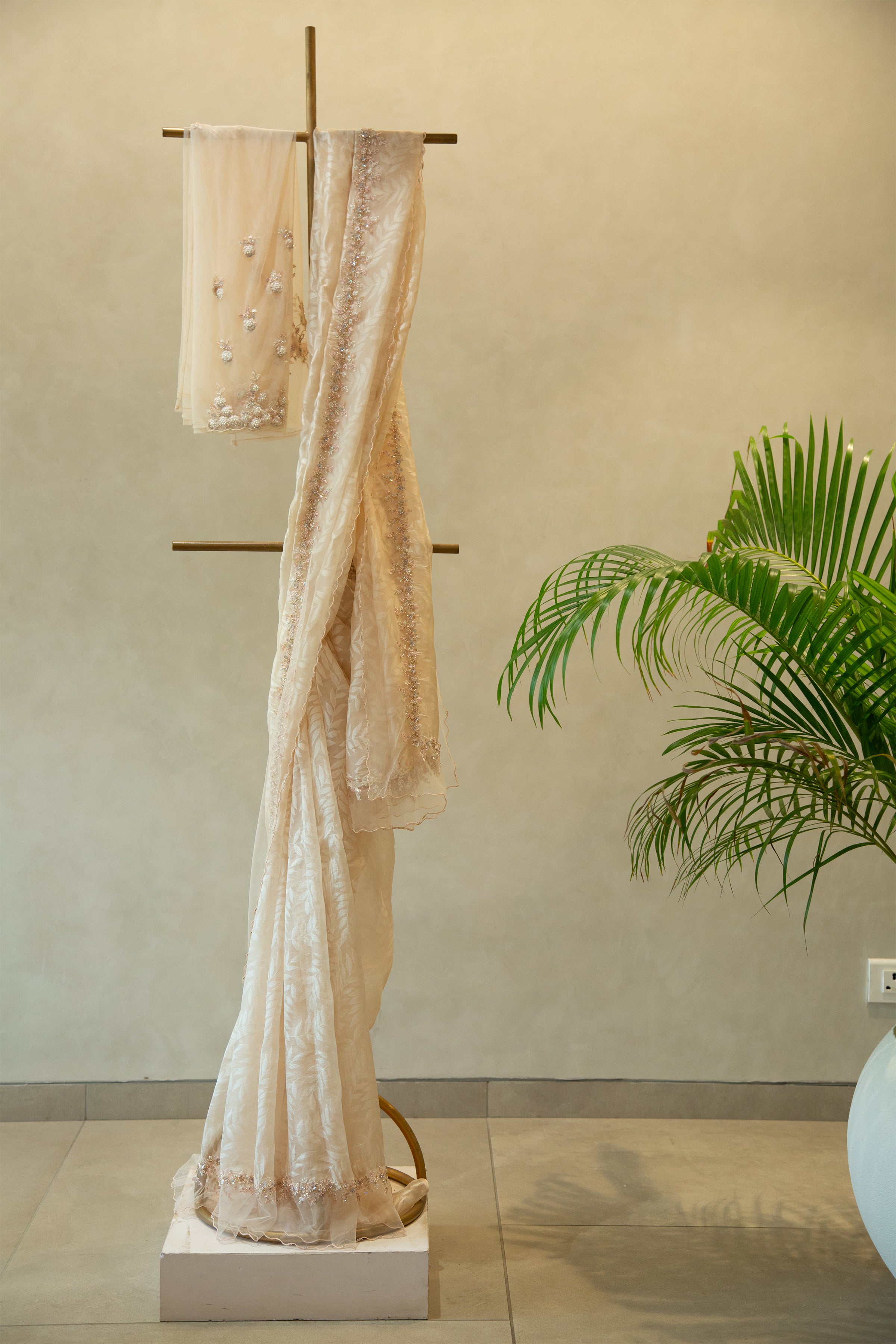 Dull peach Banarasi Jaquard organza saree – Paris De Boutique